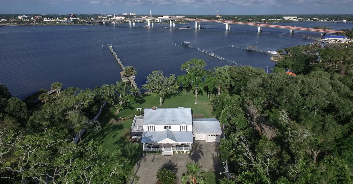 Riverfront Cottage - Benjamin P. Butera Inc.